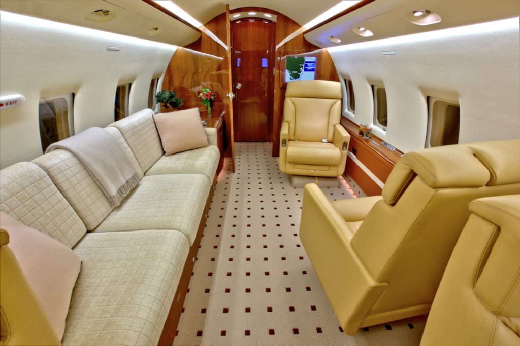 Bombardier Challenger 604 – Delightful Travel